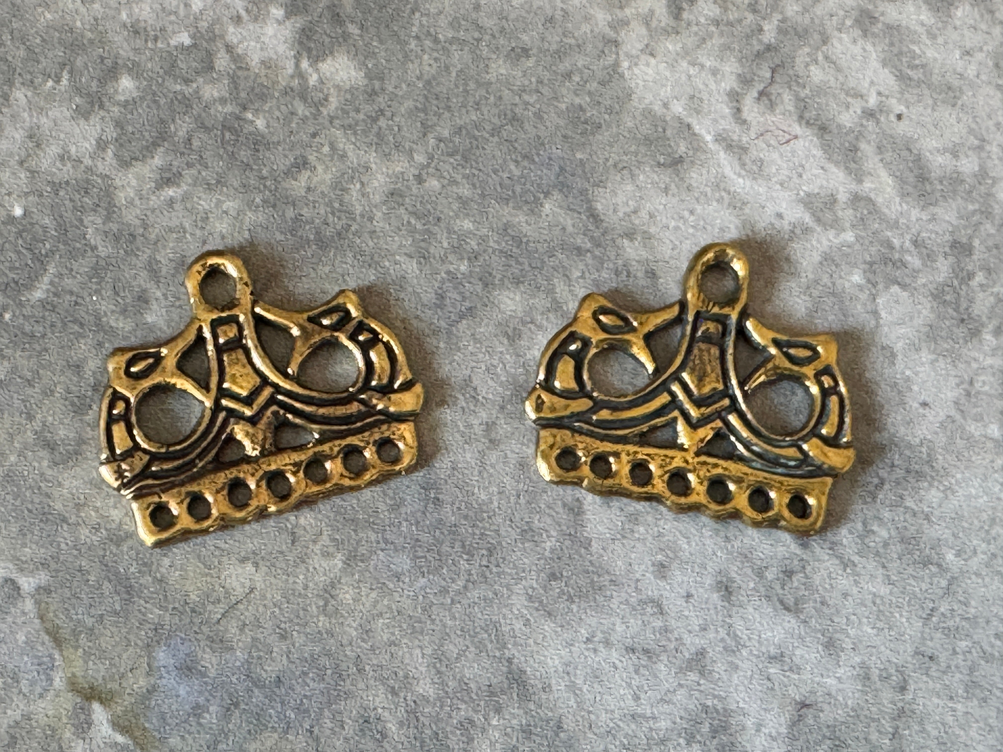 Dragon Head Chain Dividers – Feed The Ravens